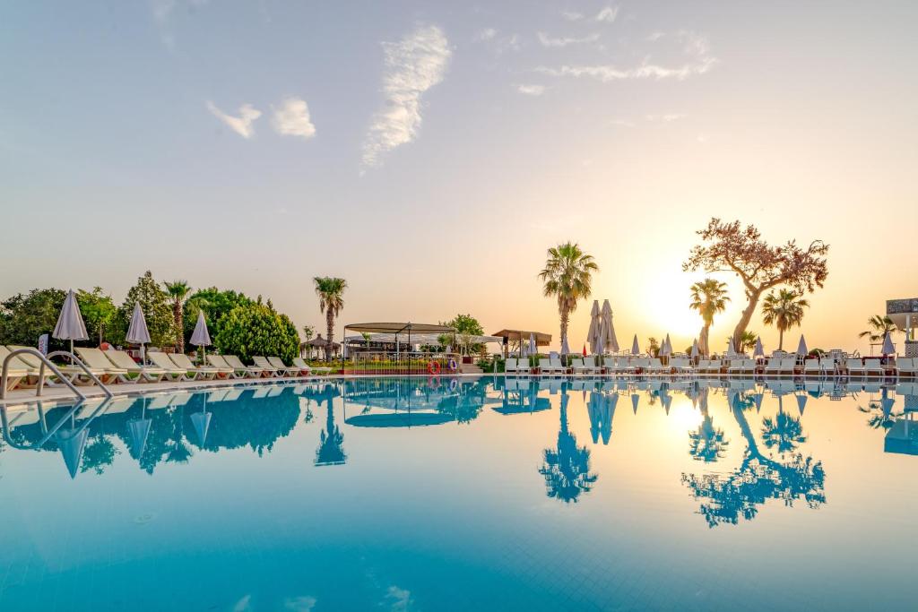 Armas Gul Beach Resort Perfect Choice For Limited Budgets.
